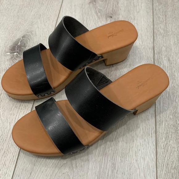 Universal Thread | Shoes | Universal Thread Wooden Platform Heel Double ...